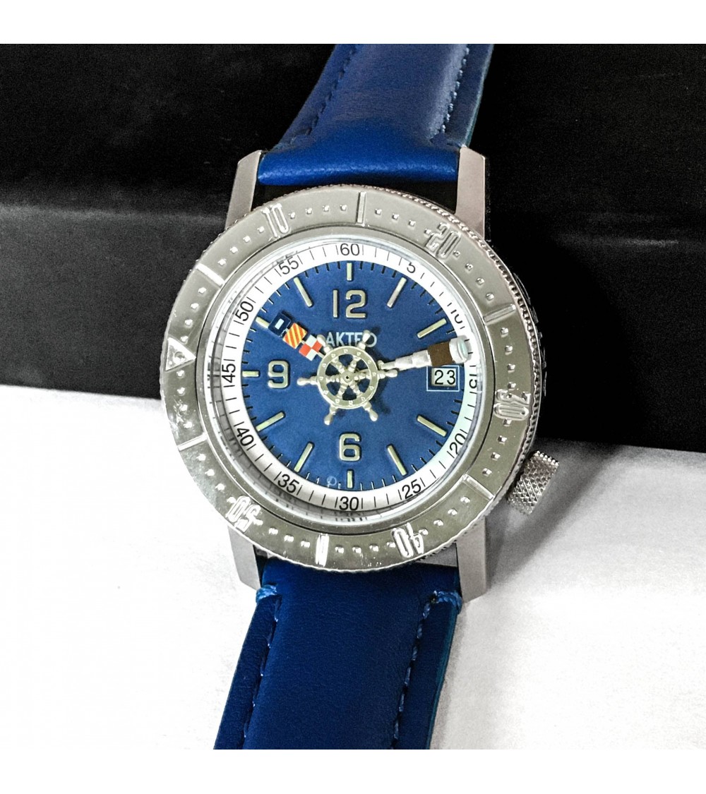Montre AKTEO Marine 37, bracelet cuir bleu.